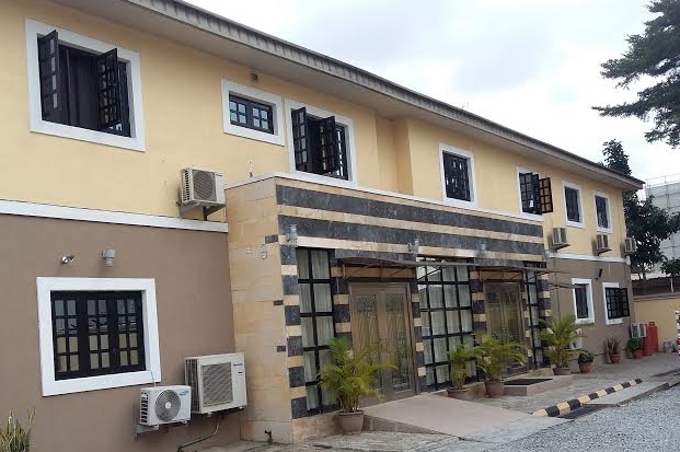 Suru Express G.R.A Ikeja | Hotel in Ikeja | Hotels.ng