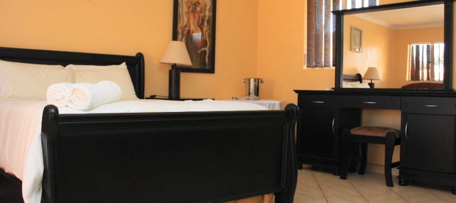 Red Cap Ranch Lodge | Hotel in Carletonville | Timbu.co.za