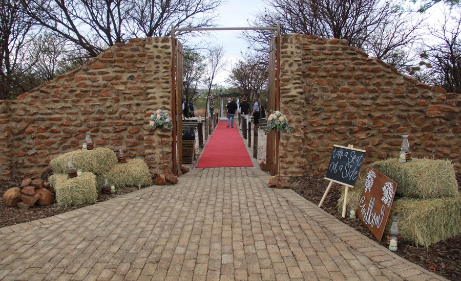 Tava Lingwe Game Lodge & Wedding Venue | Hotel in Fezile Dabi District ...