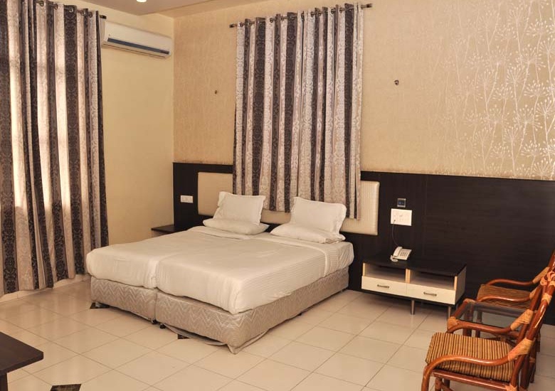 Malpani Health Club & Resort | Hotel in Sangamner | Timbu.in