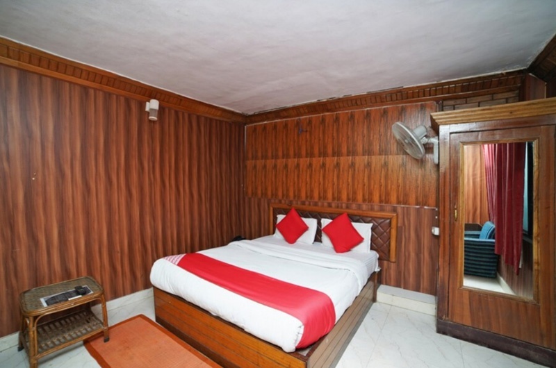 New Bharat Hotel | Hotel in Dhone | Timbu.in
